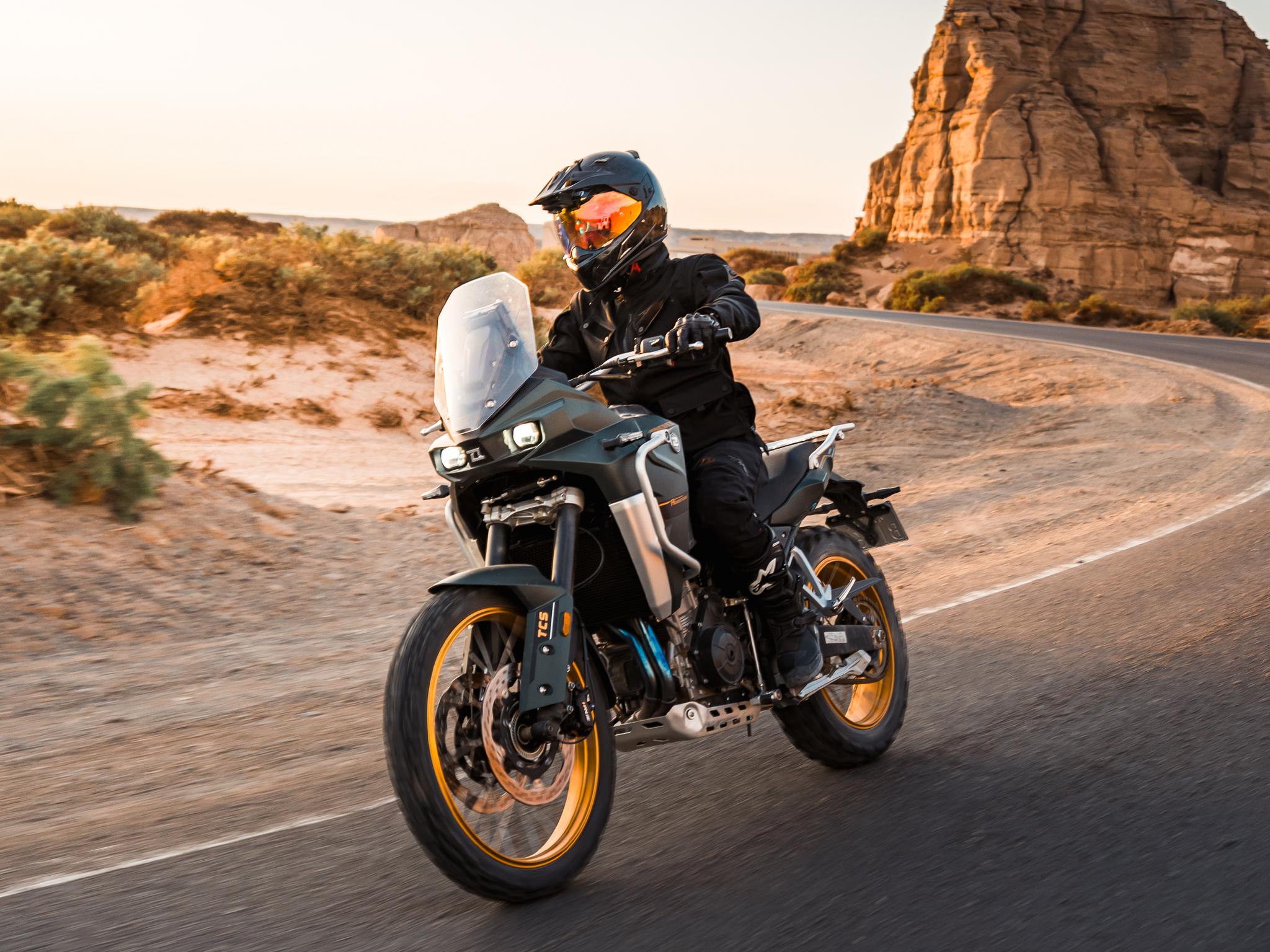 KOVE 800X PRO – NO LIMITS MOTO